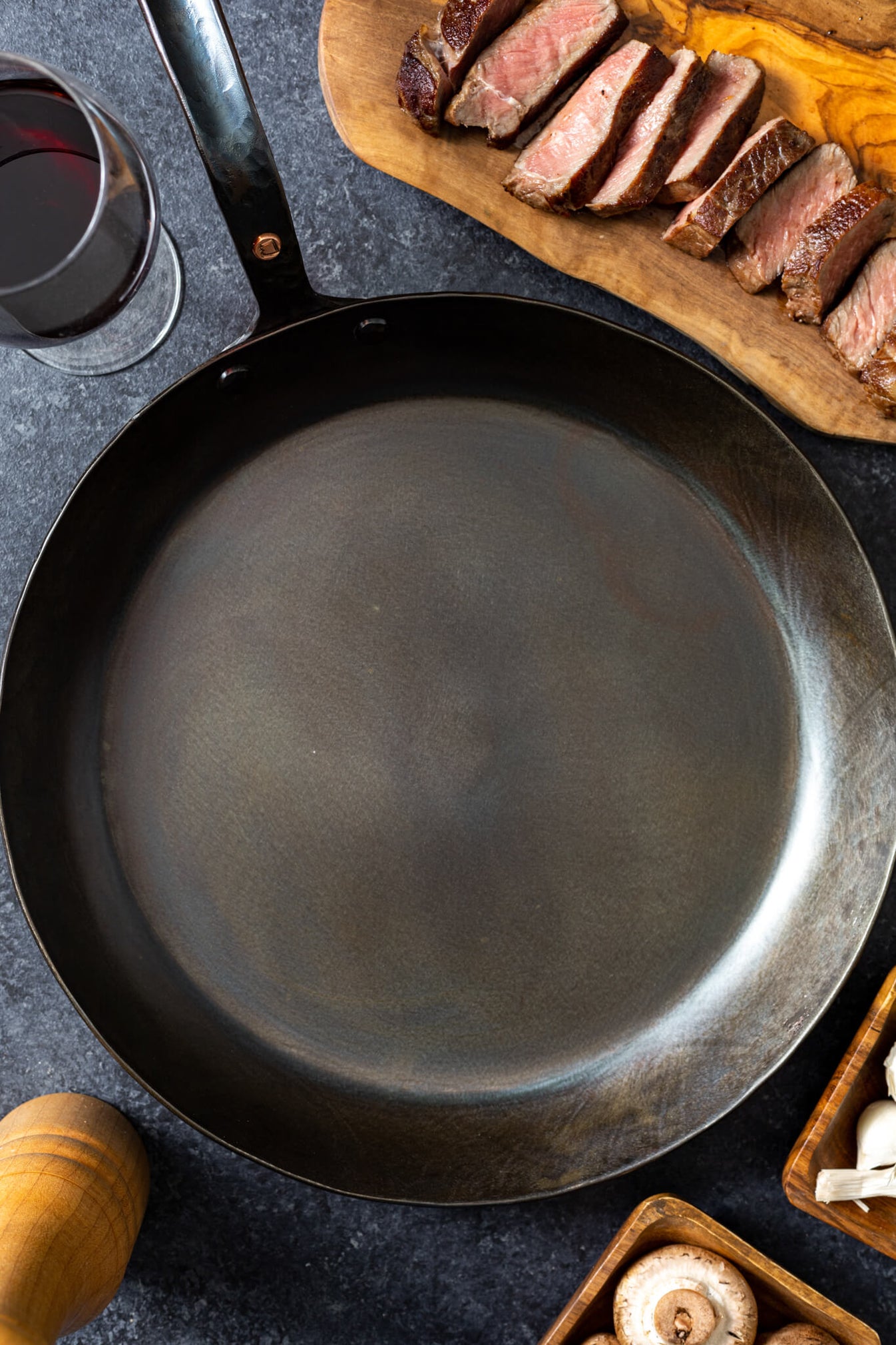 12" Round Carbon Steel Skillet - Hand Forged – Copper State Forge